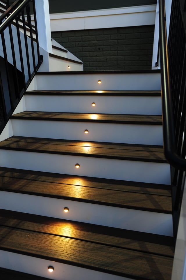 Low-Voltage Lighting Packages: What's Best for Your Outdoor Space?